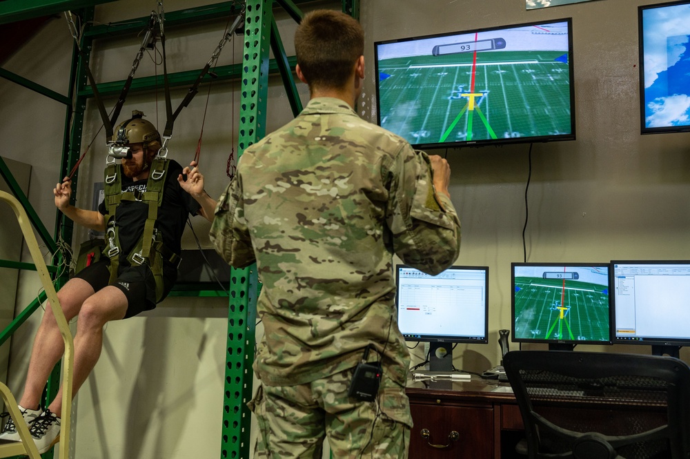 DVIDS - Images - Team USA Swimmers visit Fairchild [Image 7 of 7]