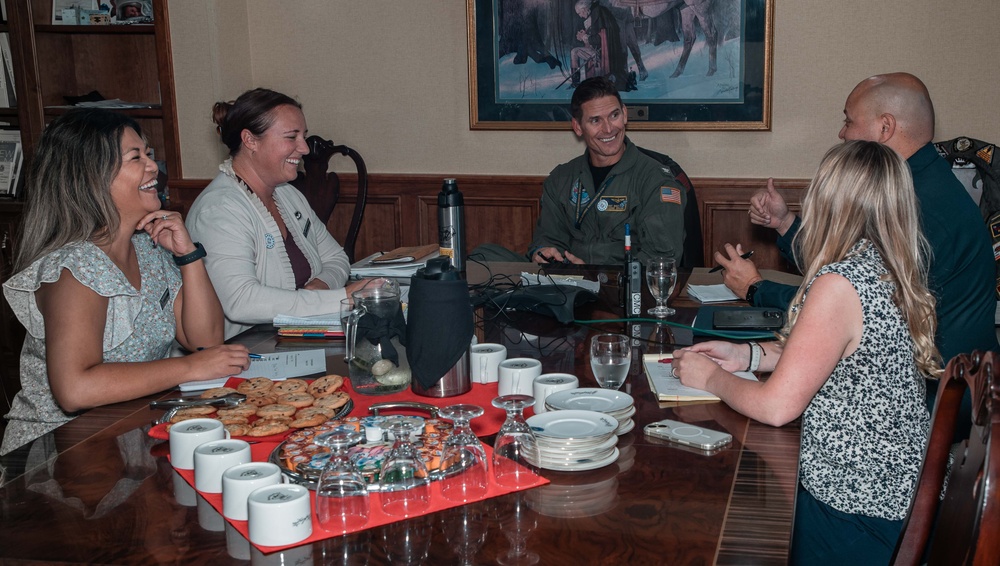 DVIDS - Images - George Washington Commanding Officer meets with ...