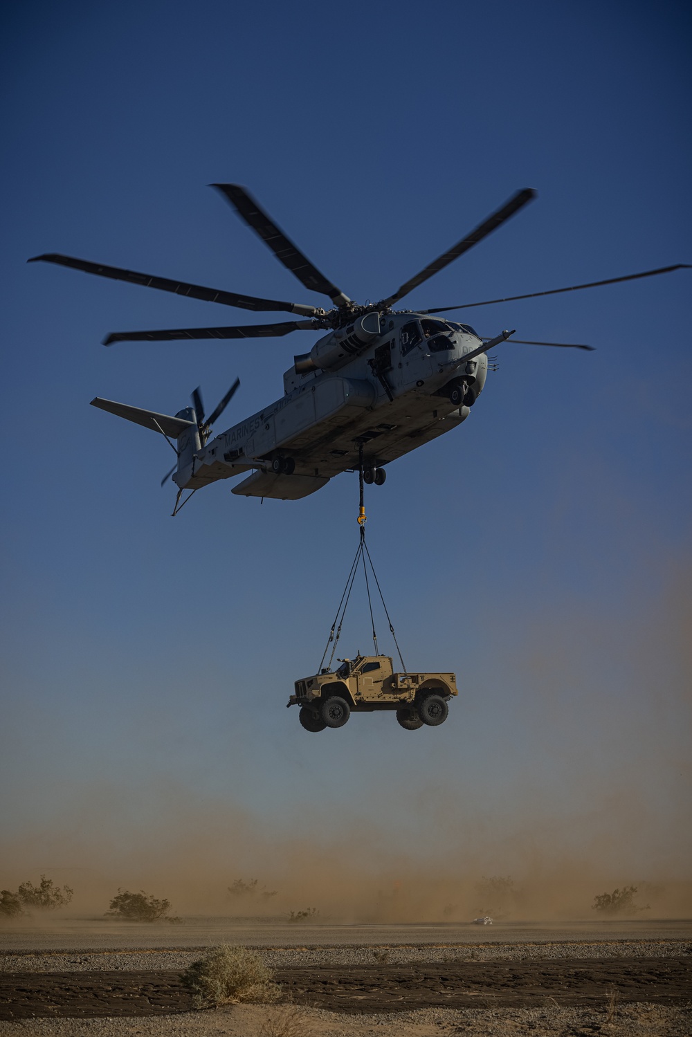 DVIDS - Images - WTI 1-24: External Lift [Image 8 of 18]