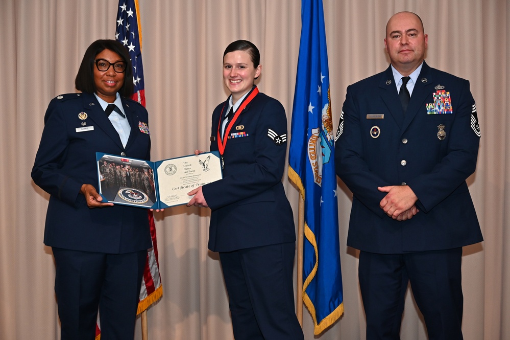 DVIDS - Images - SFS defender mentors ALS class [Image 3 of 3]