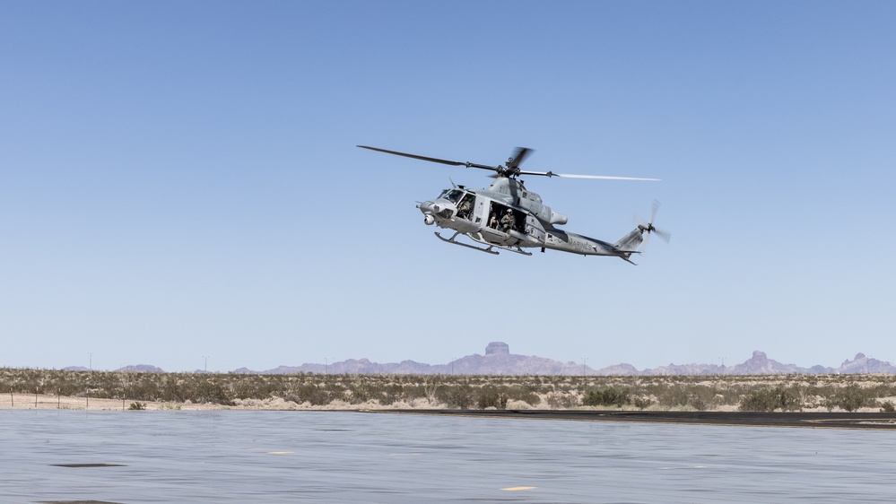 DVIDS - Images - 3/2 Marines and VMX-1 Conduct Fast Rope Training ...