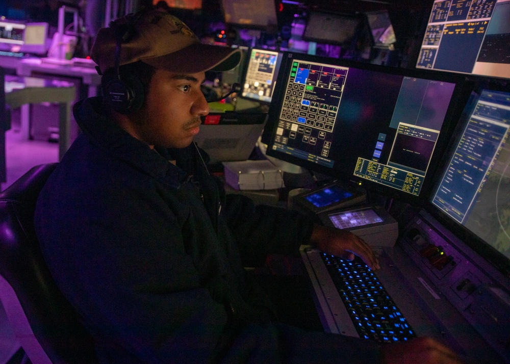 DVIDS - Images - Sailors Stand Watch in the Combat Information Center ...