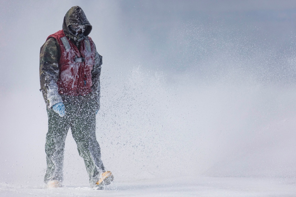 DVIDS - Images - Abraham Lincoln conducts flight deck AFFF tests [Image ...