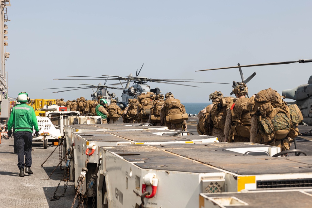 DVIDS - Images - Kuwait 3.0: 26th MEU(SOC)'s Battalion Landing Team ...