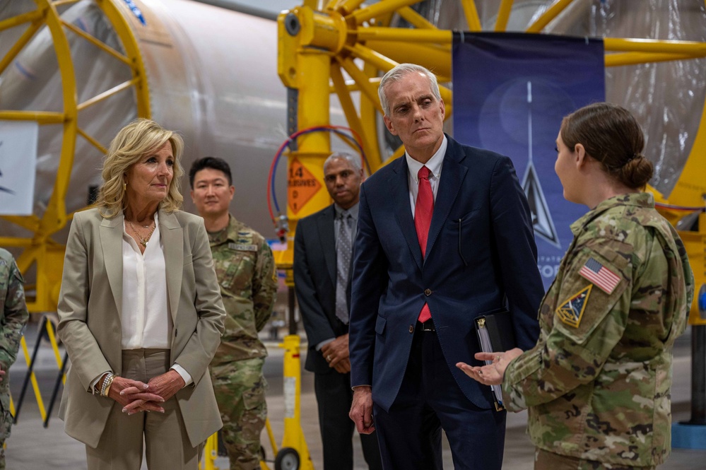 DVIDS - Images - FLOTUS and Secretary of Veteran Affairs visit SLD 45 ...