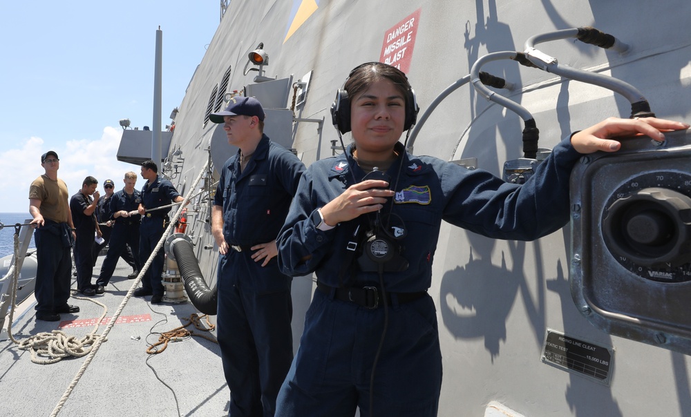DVIDS - Images - USS Mobile (LCS 26) Conducts Replenishment-at-Sea ...