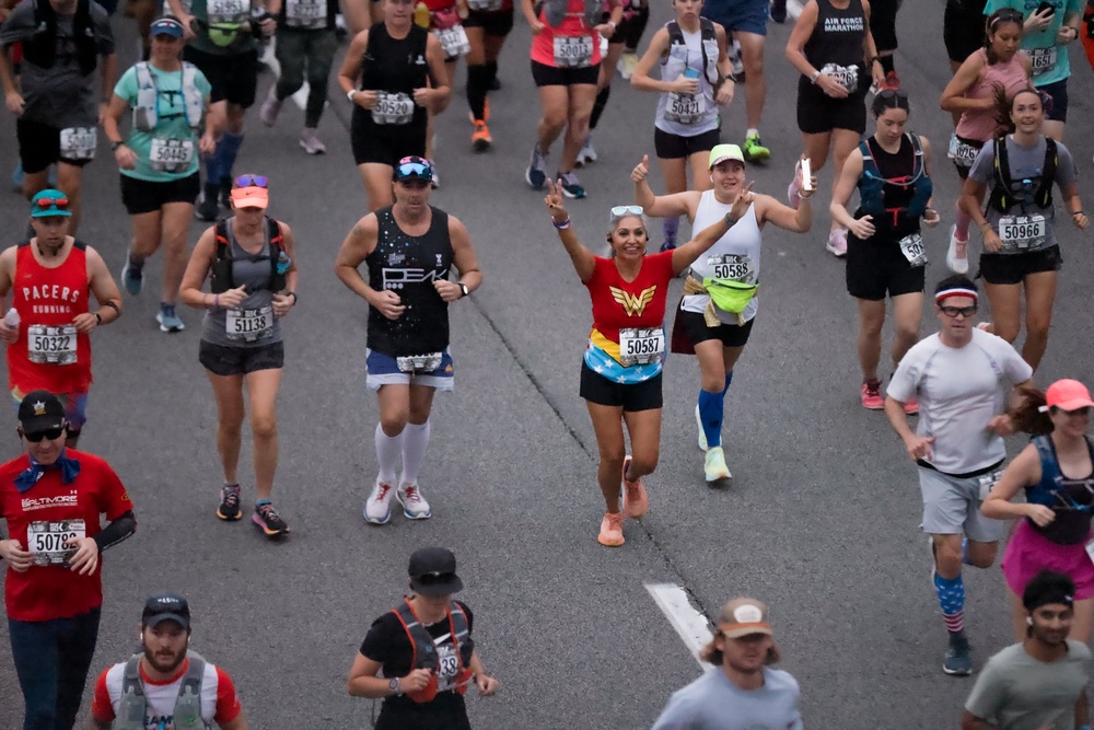 DVIDS - Images - 48th Marine Corps Marathon [Image 3 of 5]