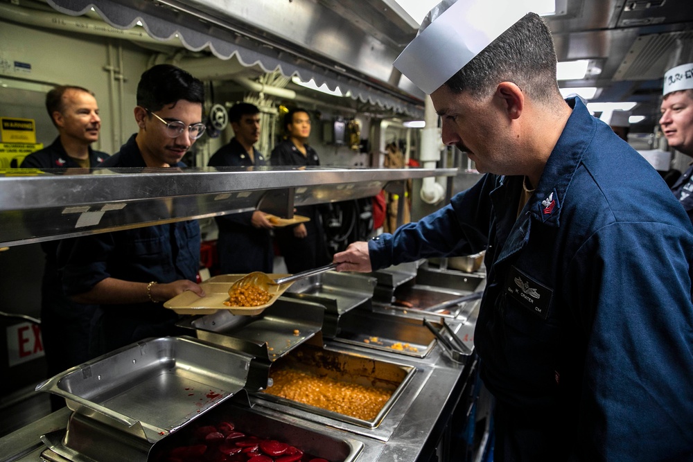 DVIDS - Images - Sterett FCPOA Serves Food [Image 3 of 3]