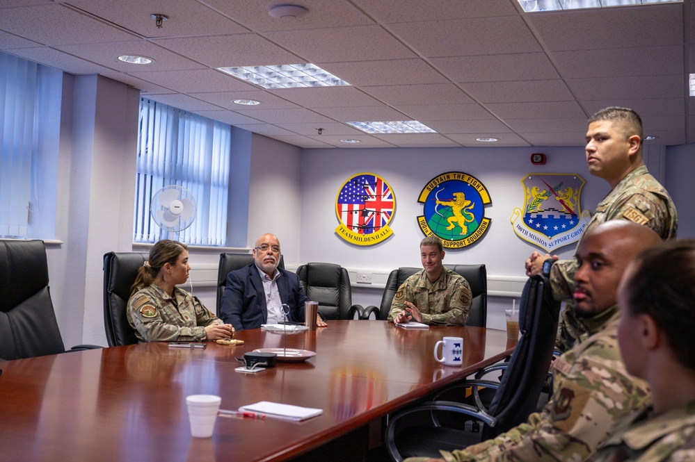 DVIDS - Images - USAFE-AFAFRICA Command 1SGT meets with Team Mildenhall ...