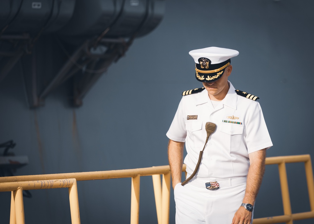 DVIDS - Images - USS CARNEY (DDG 64) DEPARTS FOR DEPLOYMENT [Image 8 of 8]