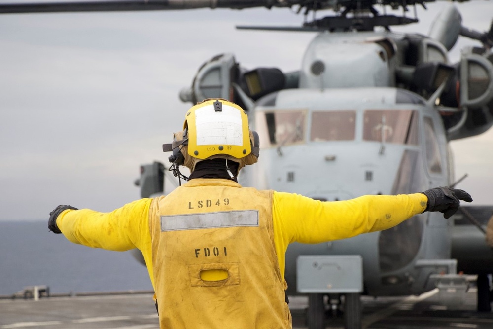 DVIDS - Images - VMM 165 Flight Operations Onboard USS Harpers Ferry ...