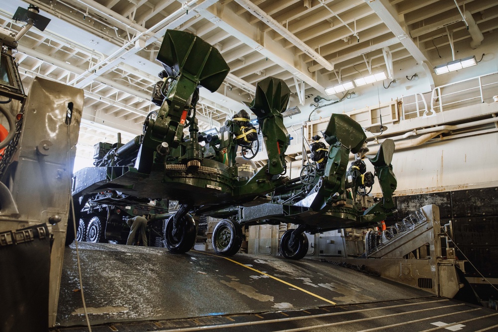 DVIDS - Images - Charlie Battery Embarks with 15th MEU aboard USS Boxer ...