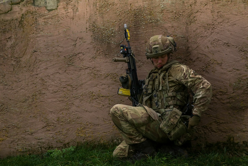 DVIDS - Images - Dynamic Victory 23-3: Switching Magazines [Image 1 of 2]