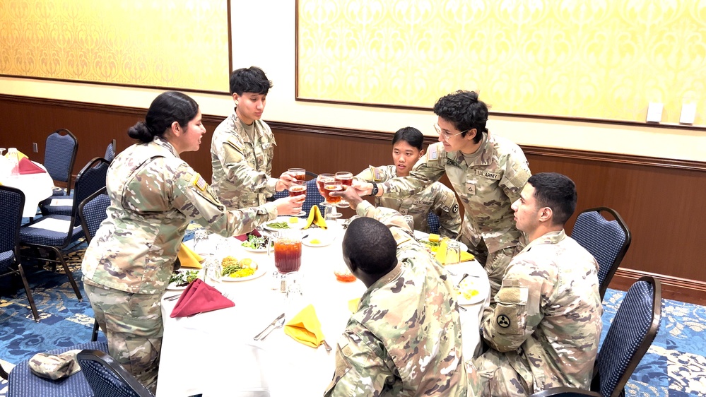 DVIDS - News - Giving Thanks to Our Single Soldiers