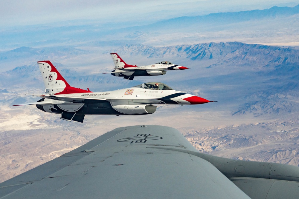 DVIDS - Images - Thunderbird conduct aerial refueling training with ...