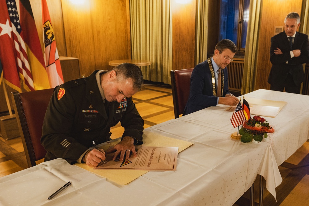 DVIDS - Images - 7ATC Signs Partnership Agreement with City of Nürnberg ...