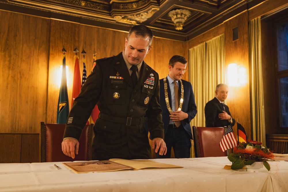 DVIDS - Images - 7ATC Signs Partnership Agreement with City of Nürnberg ...