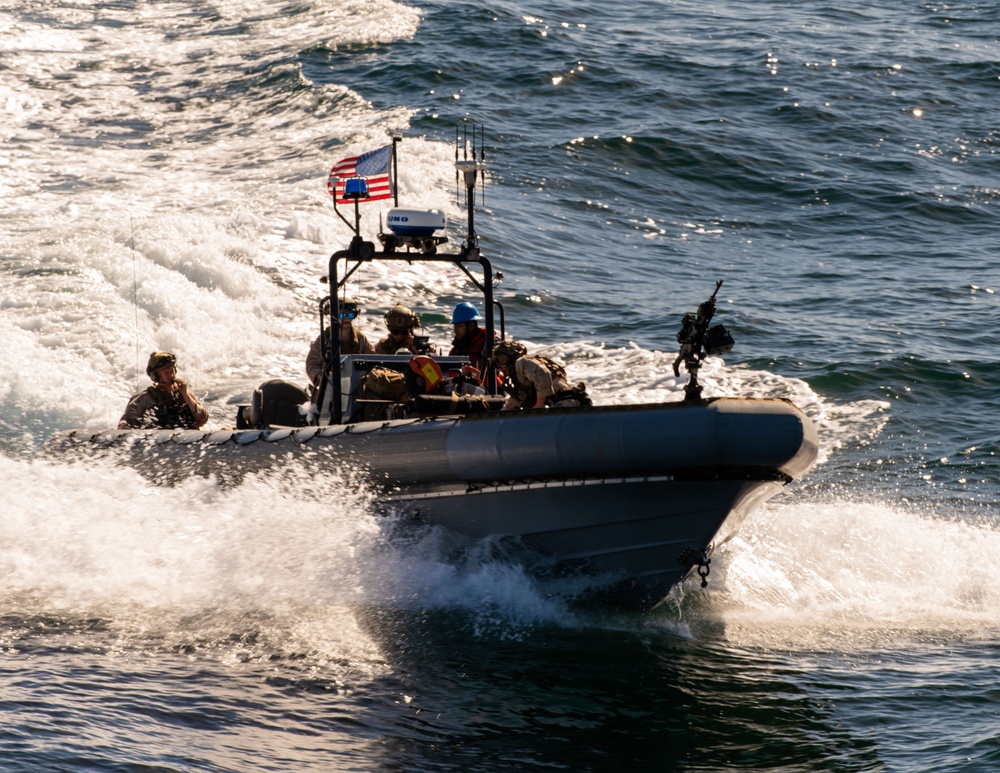 DVIDS - Images - Recon Marines launch from USS Harpers Ferry for VBSS ...
