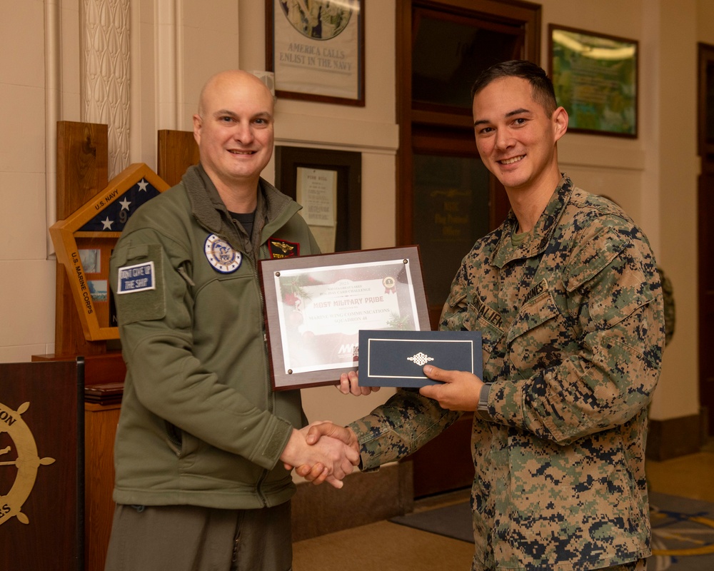 DVIDS - Images - NSGL Tree Lighting Ceremony [Image 8 of 9]