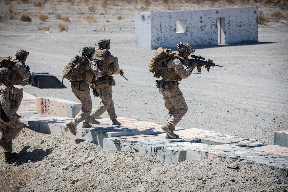 DVIDS - Images - 2nd Marine Division participates in fire mission ...
