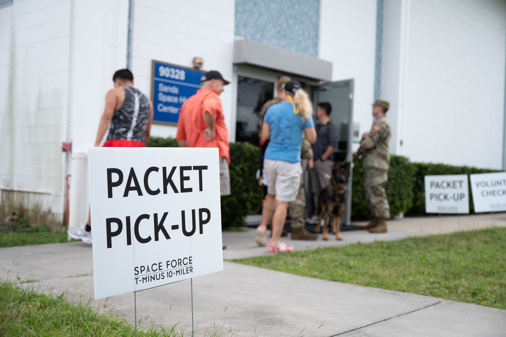 DVIDS - Images - T-Minus 10-Miler Packet Pick-Up [Image 3 of 5]
