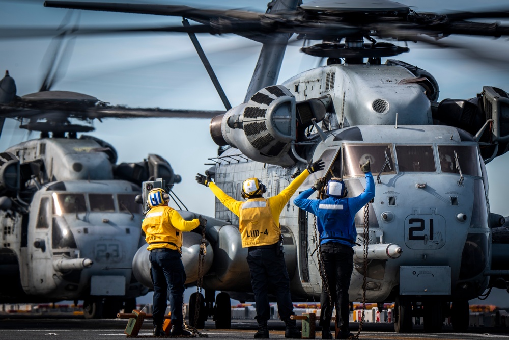 DVIDS - Images - Boxer Glides Through Flight Operations [Image 4 of 4]