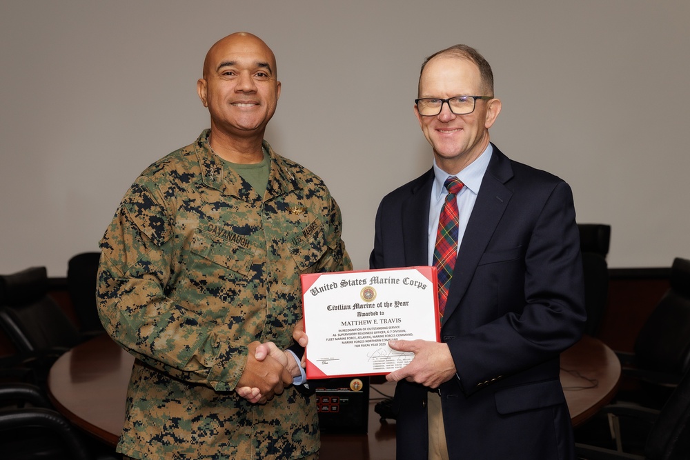 DVIDS - Images - MARFORCOM CG Presents the 2023 Civilian Marine of the Year Award [Image 4 of 6]