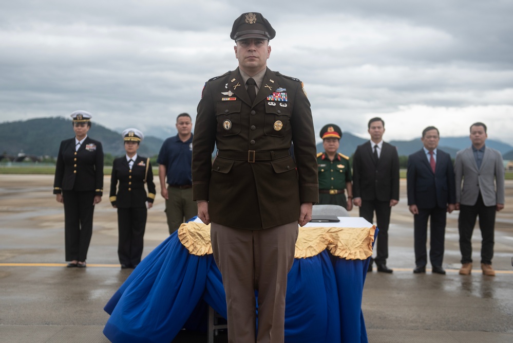 DVIDS - Images - DPAA Hosts Repatriation Ceremony in Vietnam [Image 8 of 30]