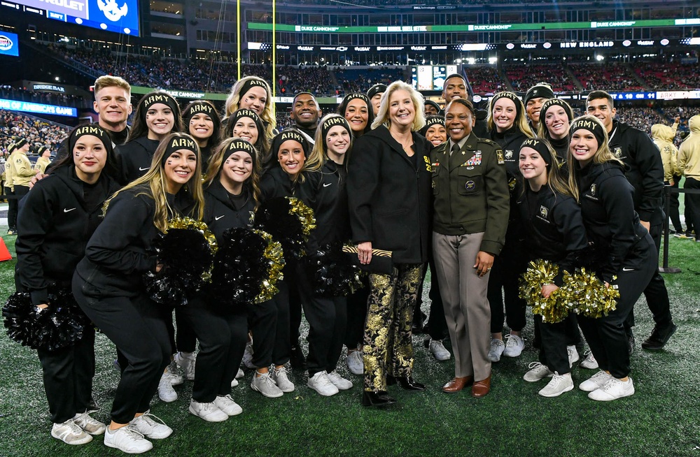DVIDS - Images - SECARMY Attends the 124th Army/Navy Game [Image 14 of 19]