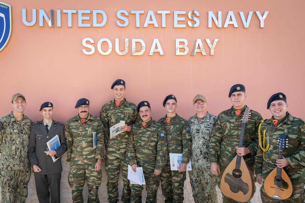 DVIDS - Images - Team Souda Welcomes NAMFI Christmas Carolers