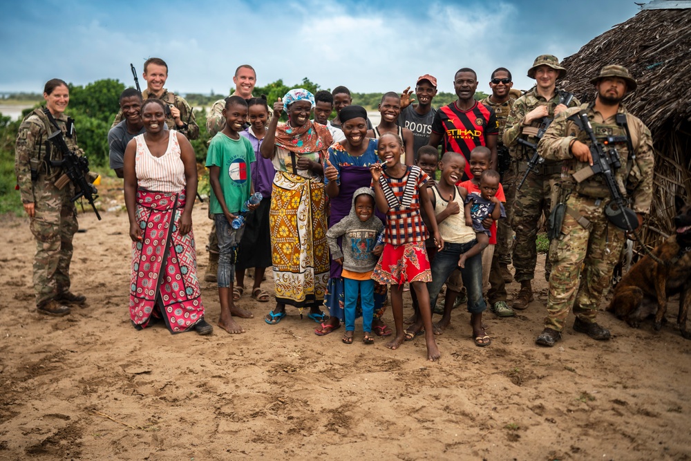 DVIDS - Images - 475th EABS Provides Medical Care To Remote Village ...