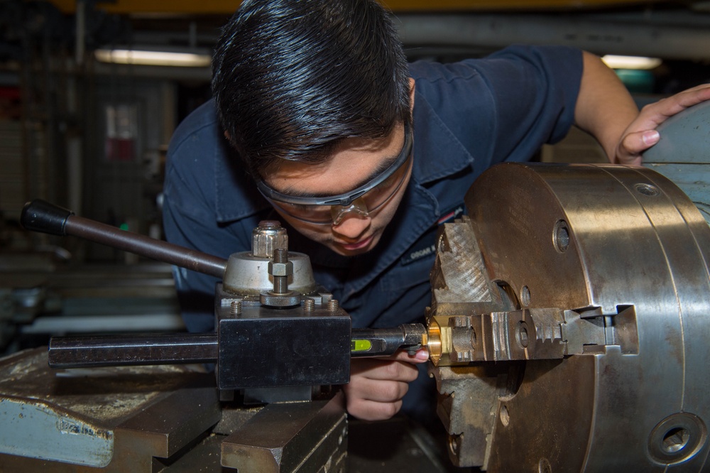 DVIDS - Images - USS Ronald Reagan (CVN 76) Sailors conduct machine ...