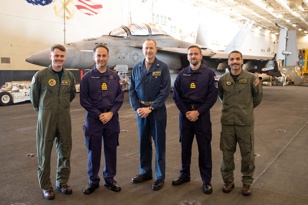 DVIDS - Images - Distinguished Visitors [Image 3 of 4]