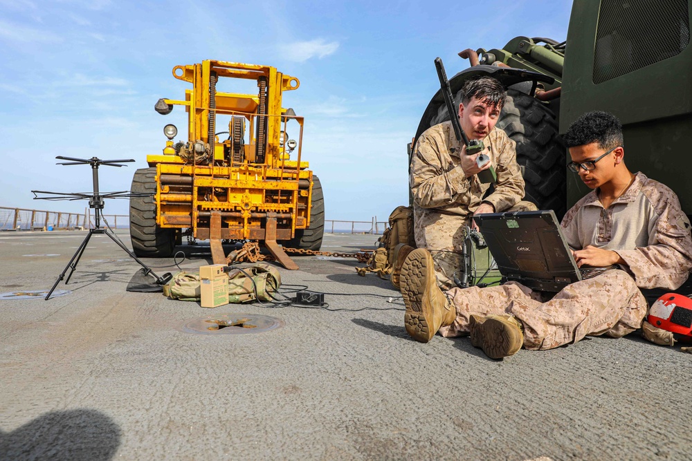 DVIDS - Images - USS Carter Hall (LSD 50) Conducts Mass Casualty Drill ...