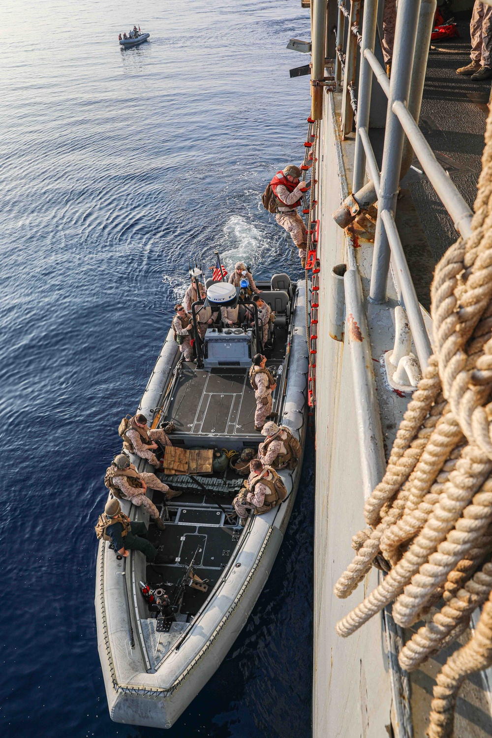 DVIDS - Images - USS Carter Hall (LSD 50) Conducts Small Boat ...