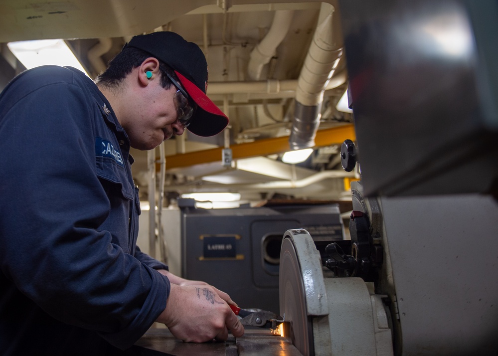 DVIDS - Images - USS Ronald Reagan (CVN 76) Sailors conduct machine ...
