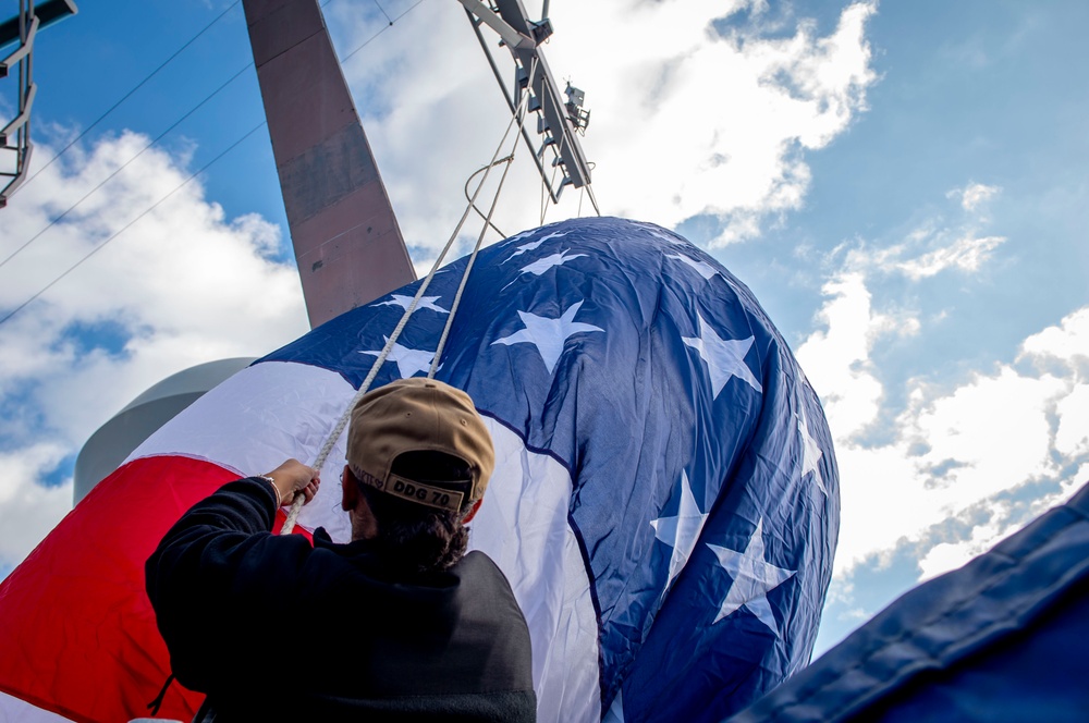DVIDS - Images - USS Hopper Replenishment-At-Sea [Image 7 of 7]