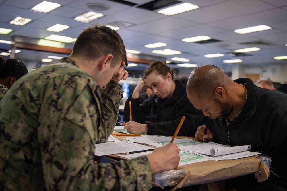 DVIDS - Images - USS Essex In-Port Operations [Image 5 of 5]