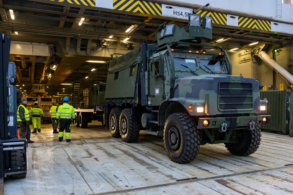 DVIDS - Images - Norway Pier Unload [Image 1 of 9]