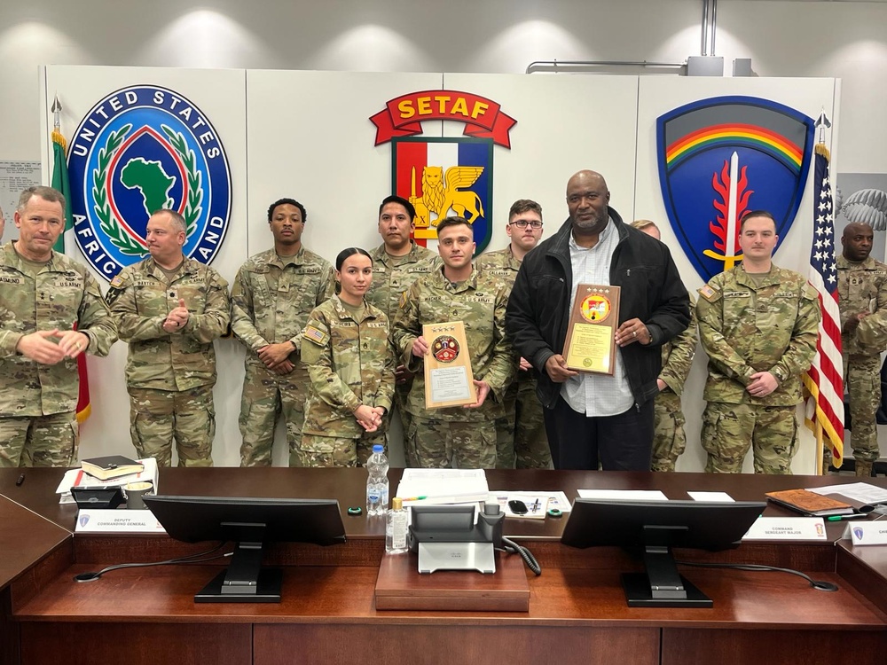 DVIDS - Images - HHBN maintenance team receive award