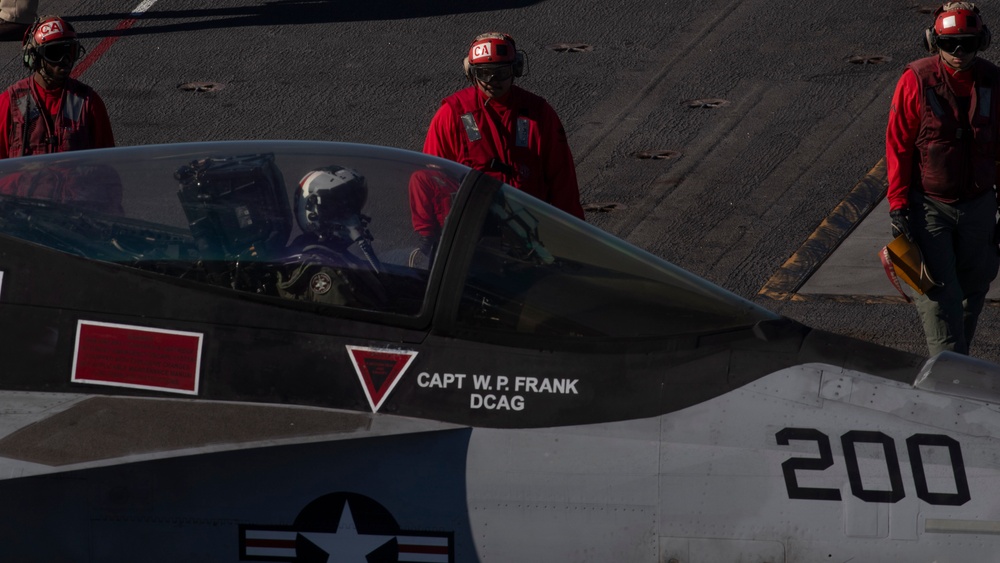 DVIDS - Images - Abraham Lincoln conducts flight operations [Image 5 of 8]