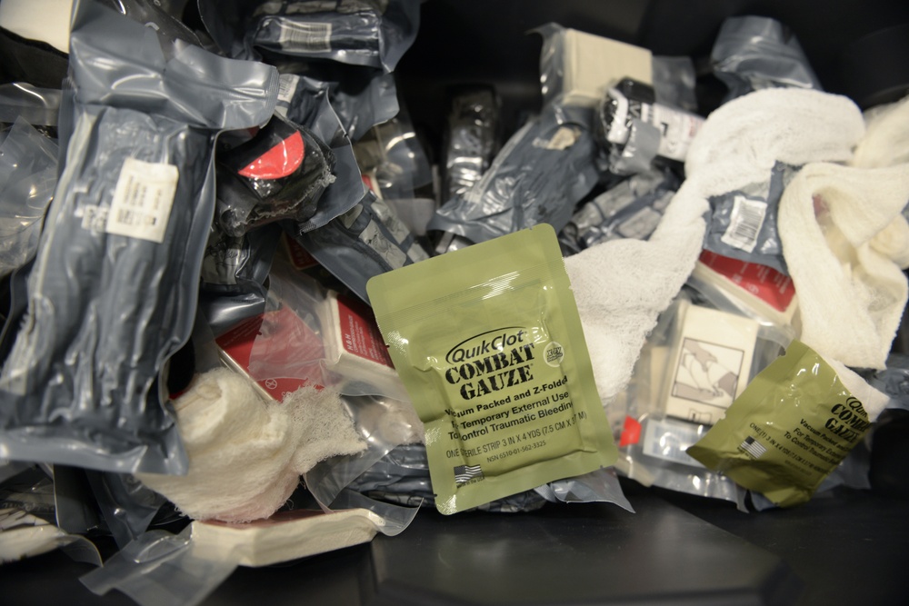 DVIDS - Images - 38th ID soldiers practice casualty care techniques ...