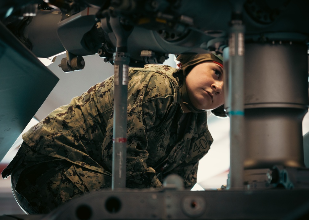 DVIDS - Images - MH-60R Maintenance at HSM-40