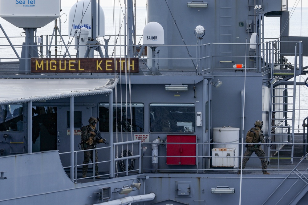 DVIDS - Images - 31st MEU conducts VBSS aboard USS Miguel Keith [Image ...