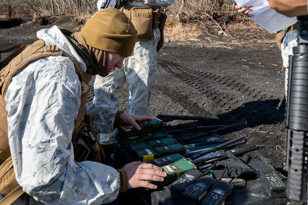 DVIDS - Images - CLR-3 Conducts Battle Hand Off Drills [Image 1 of 16]