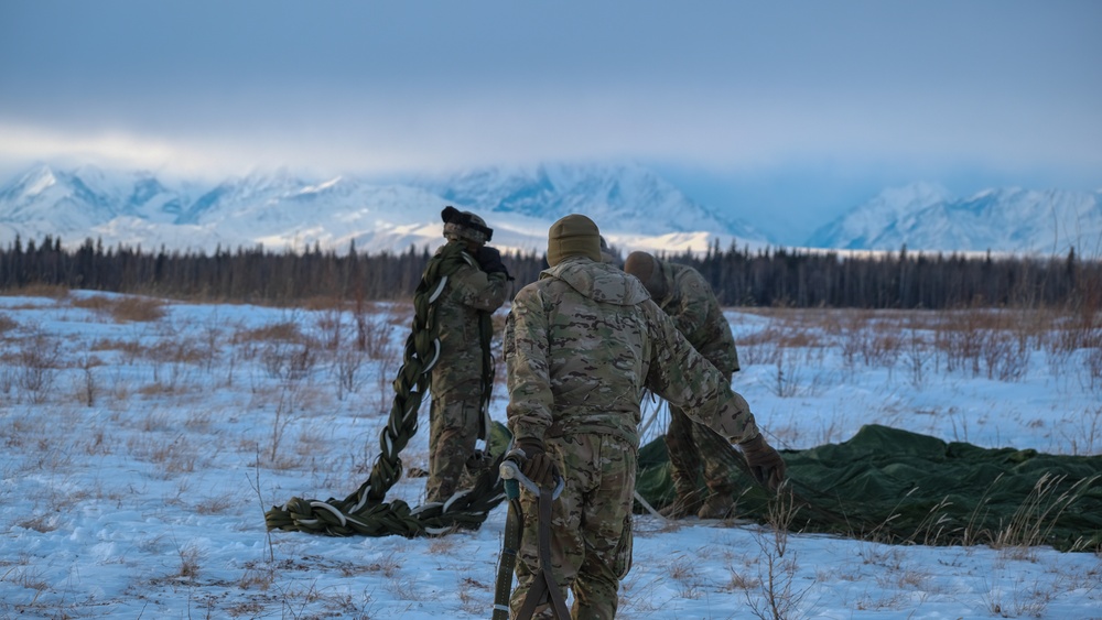 DVIDS - Images - JPMRC-AK 24-02 gets supplied [6 out of 7] [Image 6 of 7]