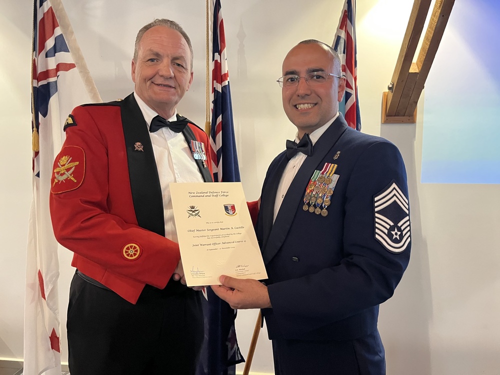 DVIDS - Images - Chief Master Sgt. completes New Zealand Defence Course