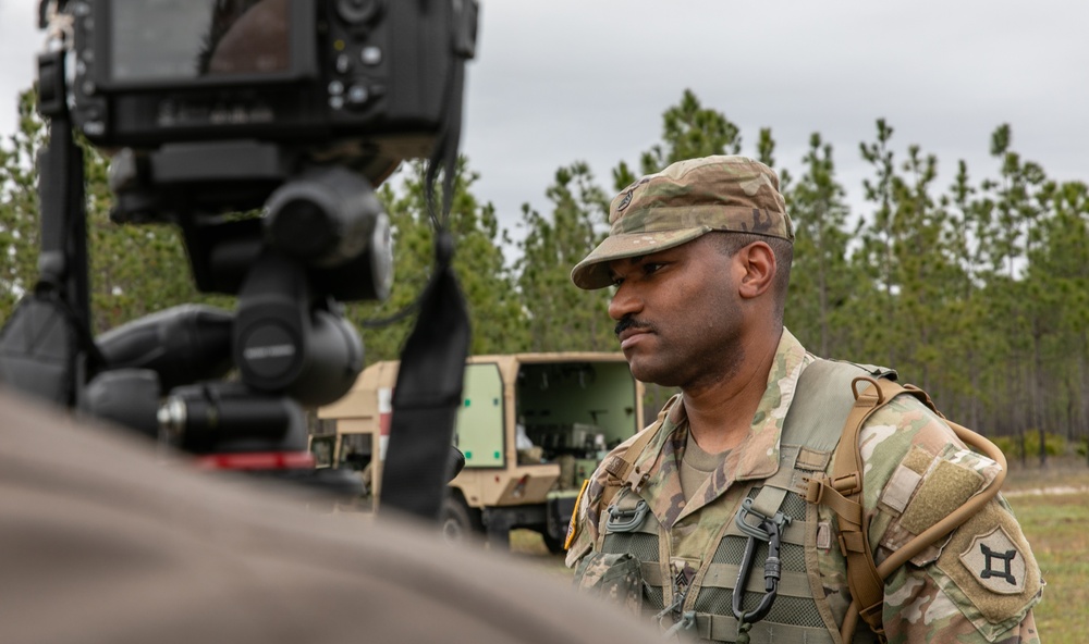 DVIDS - Images - FLANG Soldier conducts mock interview during Best ...