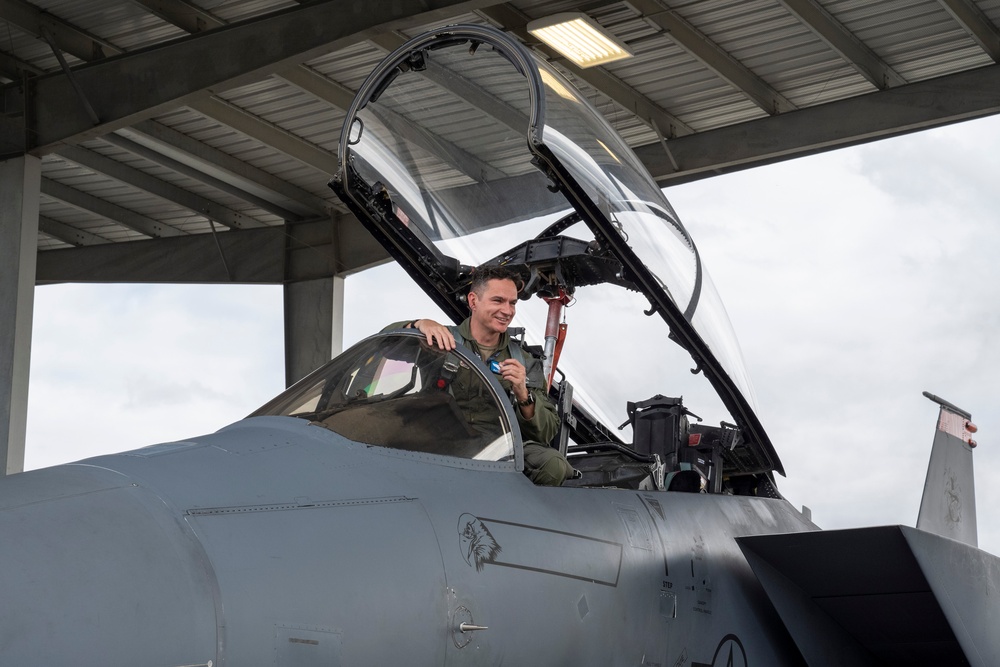 DVIDS - Images - Col. Bell Fini Flight [Image 3 of 6]