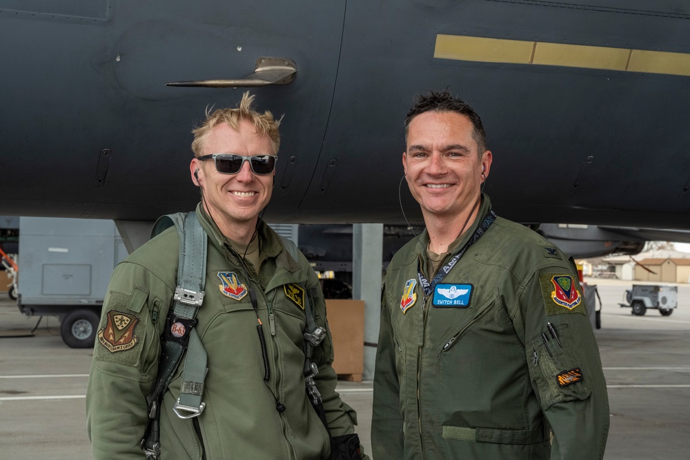 DVIDS - Images - Col. Bell Fini Flight [Image 5 of 6]